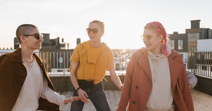 Throuples: How They Work, Rules & FAQs About 3-Way Relationships