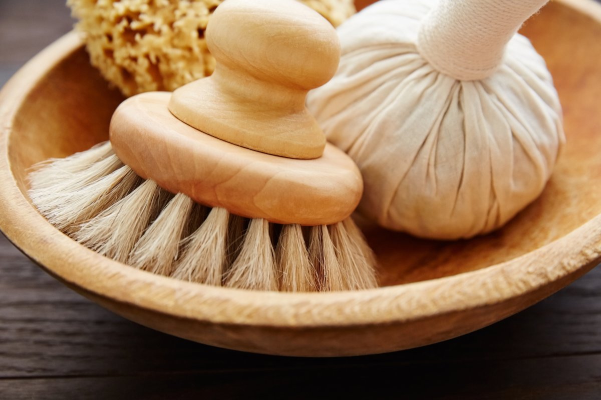 5 Steps To Dry Brushing Your Face For Ultimate Rejuvenation 5 Steps To Dry Brushing Your Face For Ultimate Rejuvenation