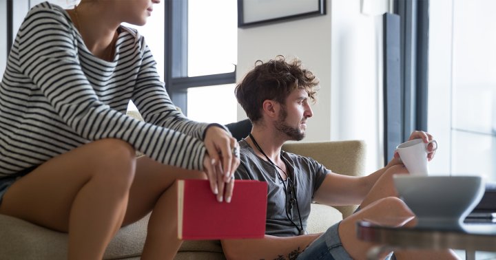 7 Common Signs A Person Is Self-Absorbed & Self-Centered