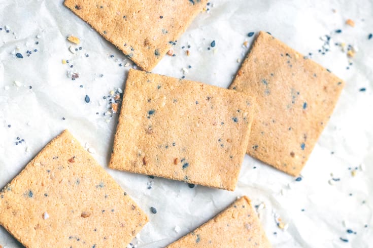10 Best Healthy Crackers To Buy In 2021, From Nutrition Experts