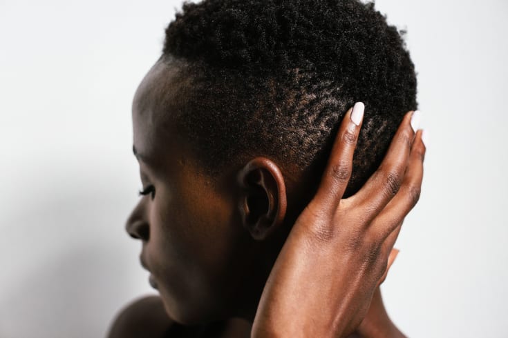 4 Signs Of Scalp Inflammation & How To Remedy It