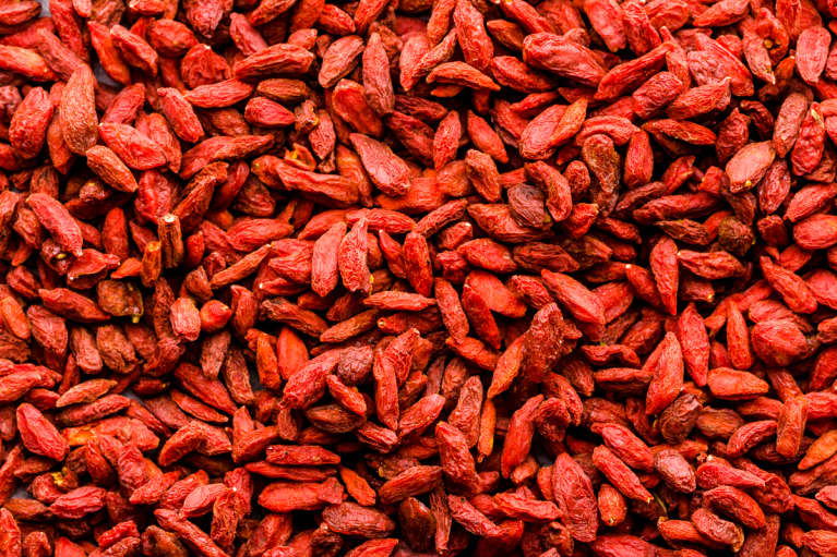 6 Goji Berry Benefits, Plus Healthy Ways To Eat Them Regularly